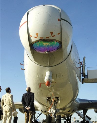 Aviones con armas láser: la tecnología que está revolucionando la guerra aérea - Aeronaves y ...