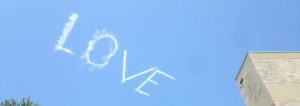 Skywriting: Descubre el arte de escribir en el cielo de forma ...